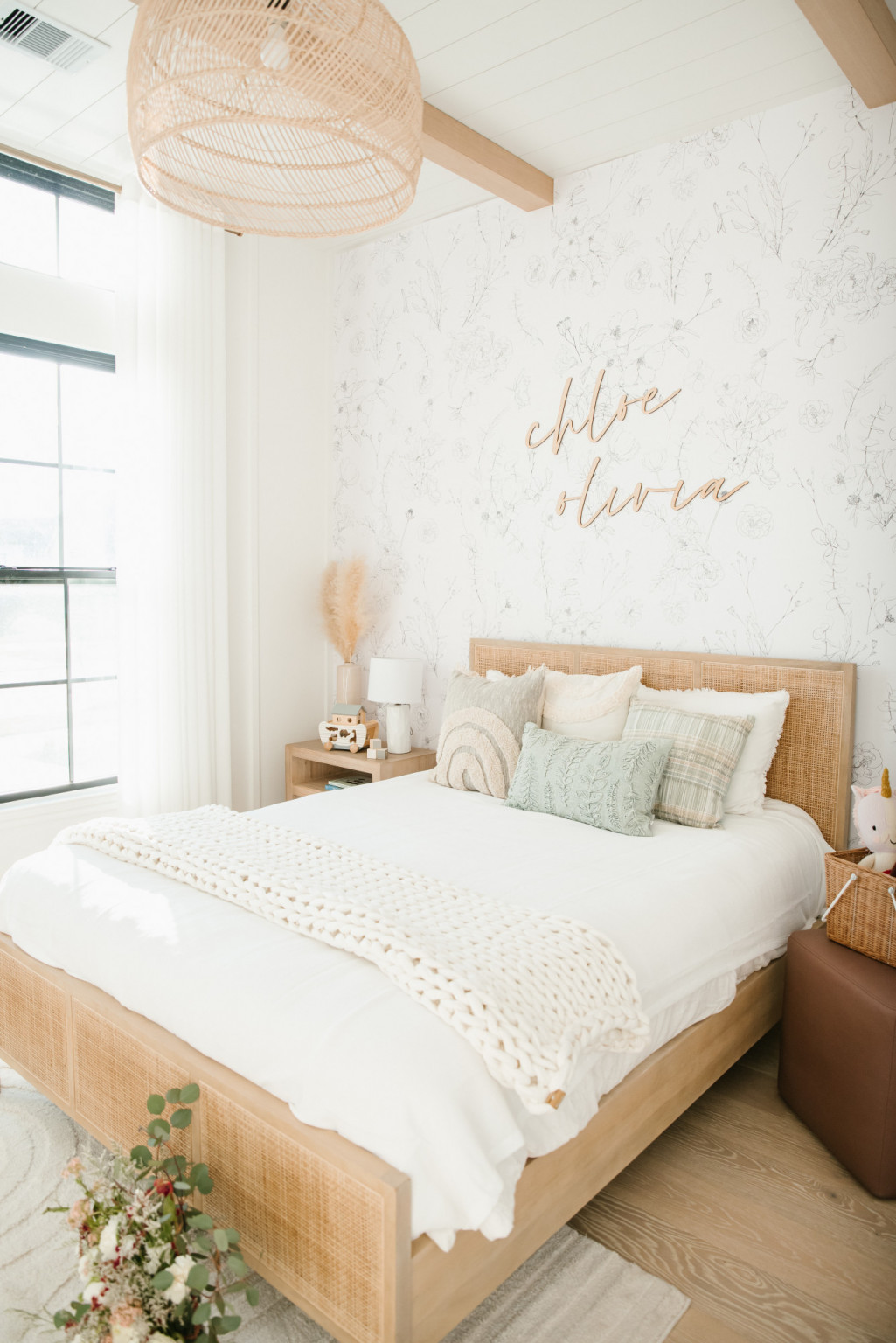 CHLOE'S BEDROOM REVEAL - Annie Mescall