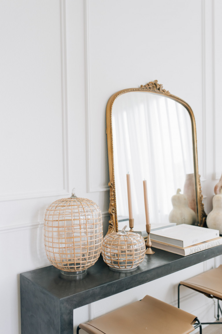 CREATING A MUTED TONED FALL DINING ROOM TABLESCAPE - Annie Mescall